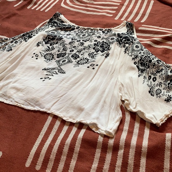 Ecote | Tops | Ecote Cold Shoulder Open Back Crop Top | Poshmark